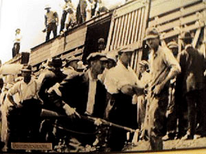 This Day in Resistance History – IWW workers deported for 1917 strike ...